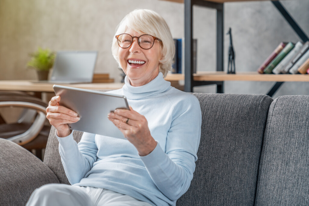 Tablets for seniors - bring joy in old age - Atena blog